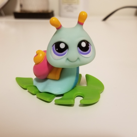 Hasbro | Toys | Littlest Pet Shop 529 Blue Snail | Poshmark